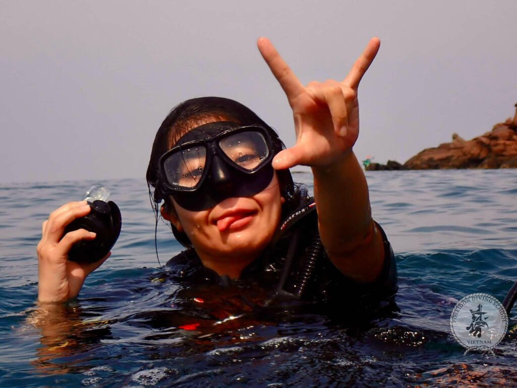 March 8: Diving for Equality! - Poseidon Diving School